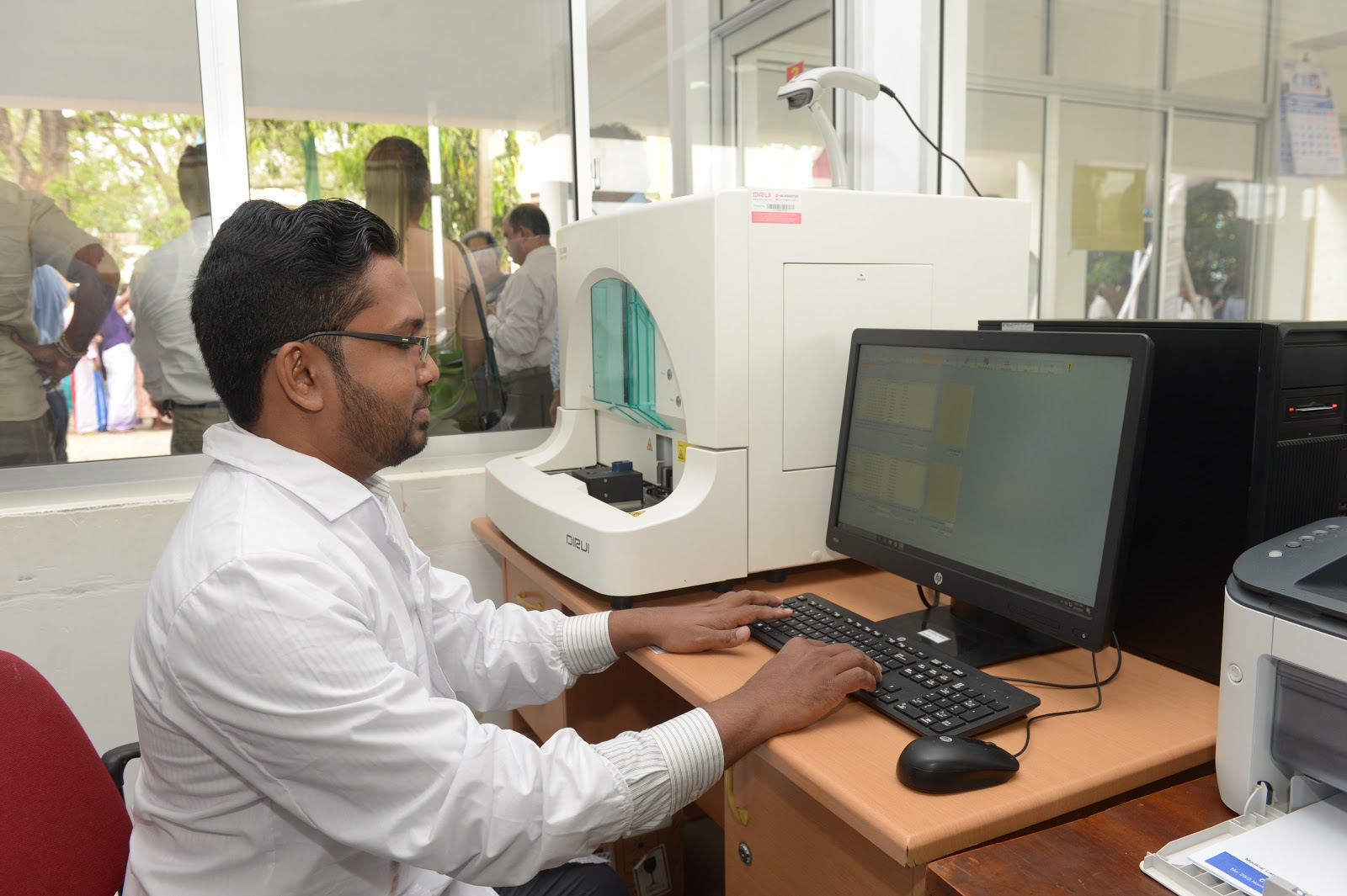 College of Medical Laboratory Science, Sri Lanka: State of Art Mobile ...