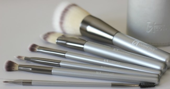 blushing basics: IT Cosmetics Makeup Brush Set
