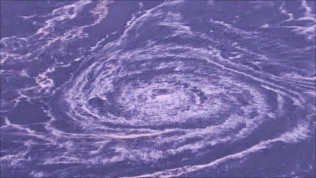 Fenomena Pusaran Air - Whirlpool & Maelstrom - ALTER IMAJI