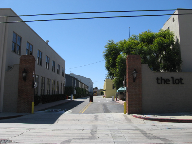 Henry's Western Round-up: BATTLE TO SAVE PICKFAIR STUDIOS!