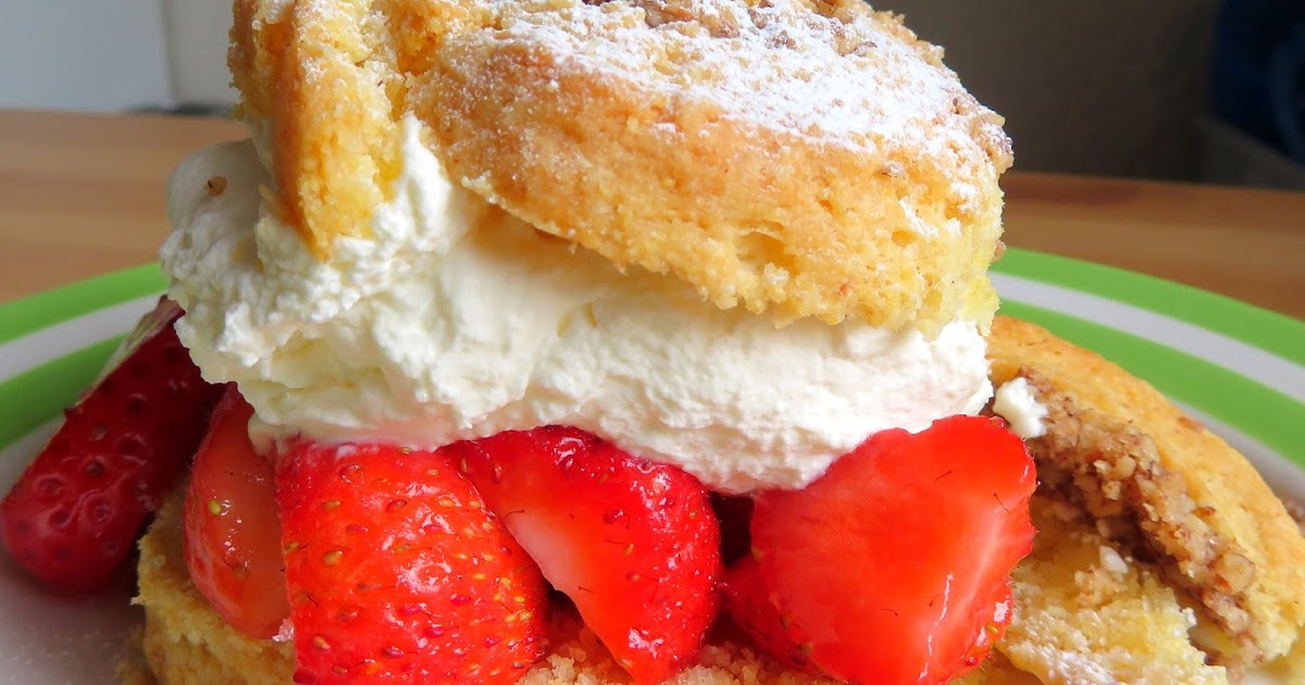 Pecan Swirl Strawberry Shortcakes | The English Kitchen