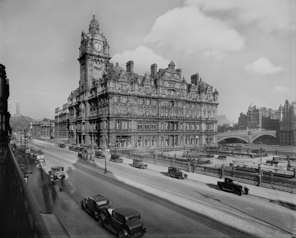 Old Edinburgh: 29 Amazing Vintage Photos Show the Capital of Scotland ...