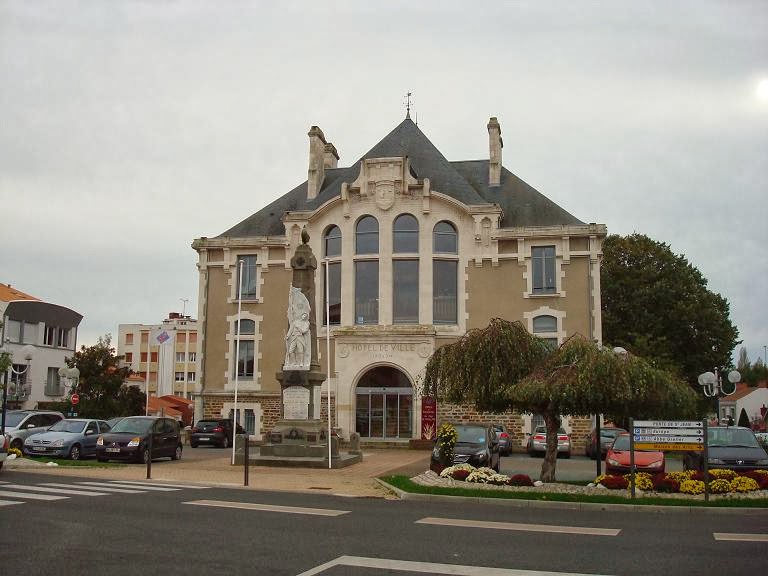 PHOTOS DE VENDEE: Challans : l'ancien Hôtel de Ville