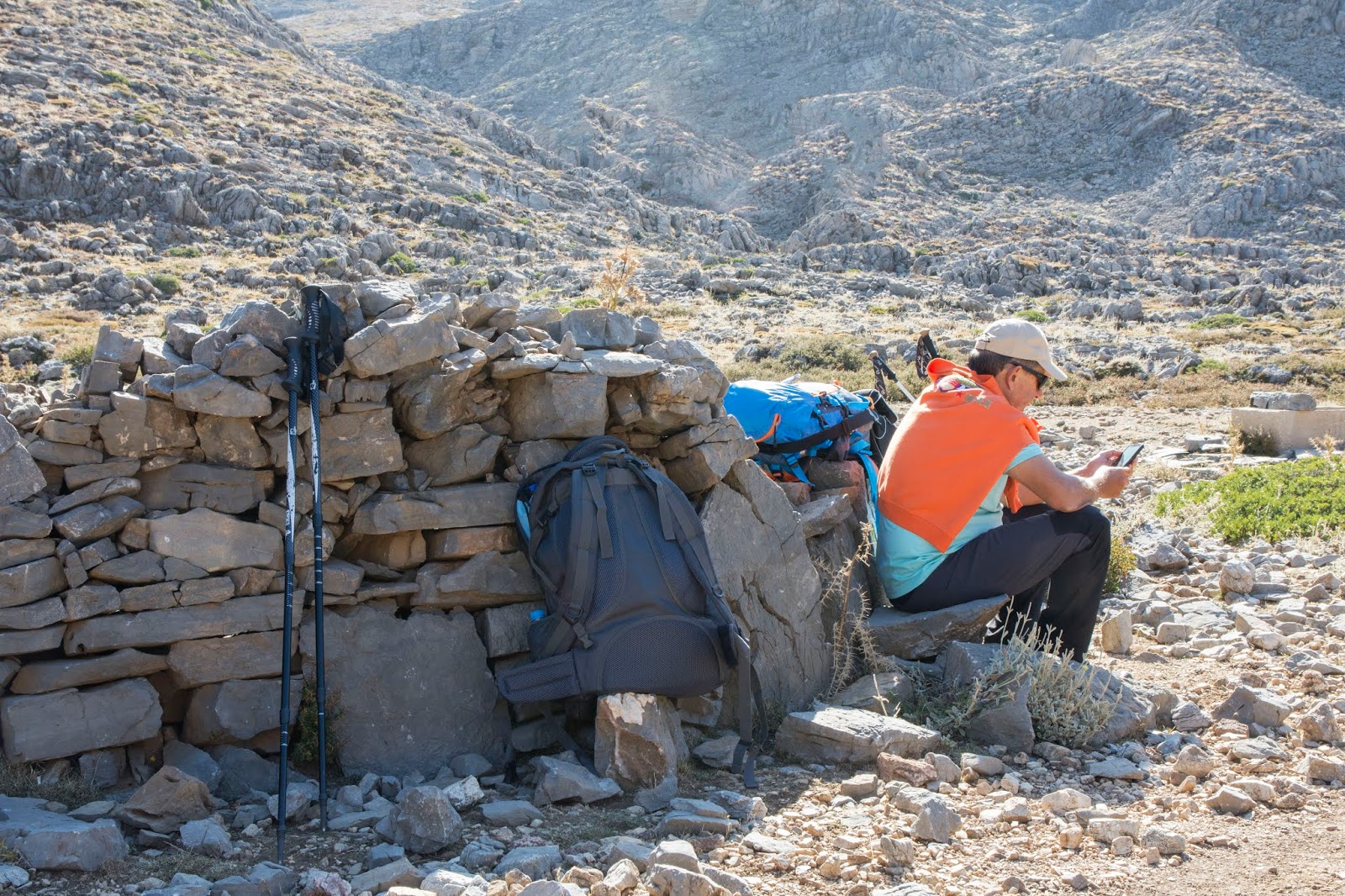 EXPLORE MOUNTAINS: ΔΙΑΣΧΙΣΗ ΛΕΥΚΩΝ ΟΡΕΩΝ (ΑΜΜΟΥΤΣΕΡΑ-ΞΥΛΟΣΚΑΛΟ)