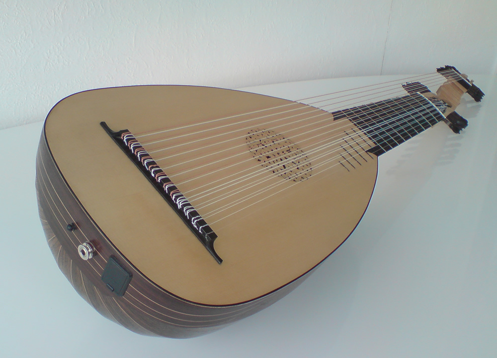 Buying a Lute: Baroque lutes