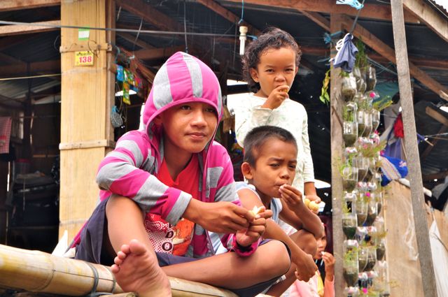 In Pinay's footsteps: LAYAG-LAYAG YELLOW BOAT VILLAGE: CHILDREN