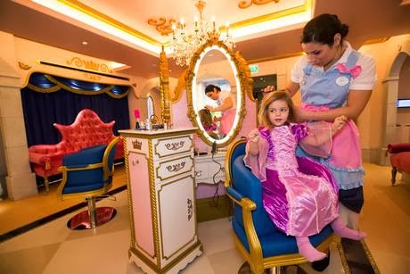 Disney Movie Princesses: The Ultimate Princess Present