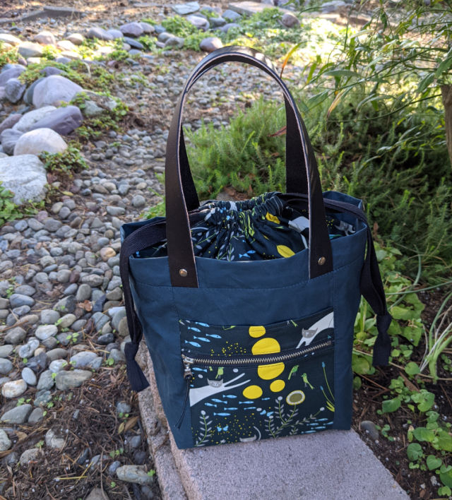 A Quilter's Table: Firefly Tote Finished!