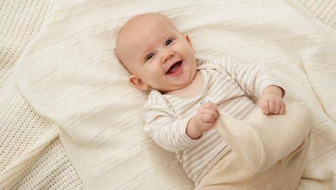 Cuidados del bebe: Cómo vestir al bebé