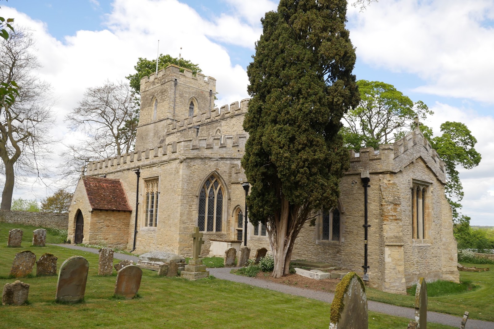 Walking in the country: Olney, Clifton Reynes and Emberton