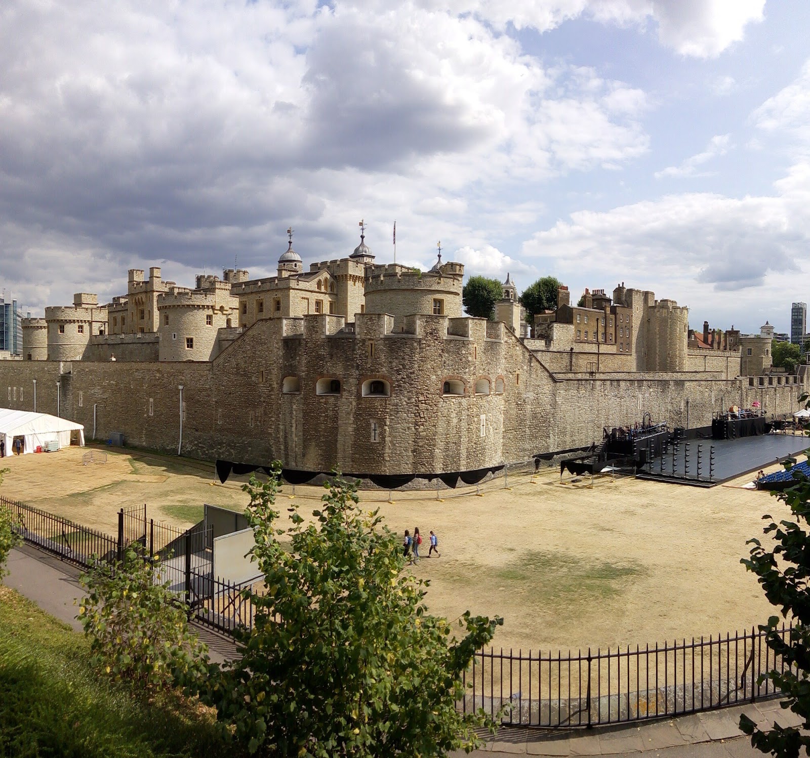 Surf and Sandcastles: Our last stop, England!!! - Livy