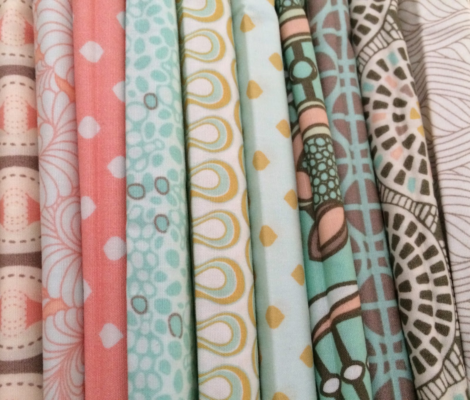 Sew Giving: Drifting Away - Sunday Stash