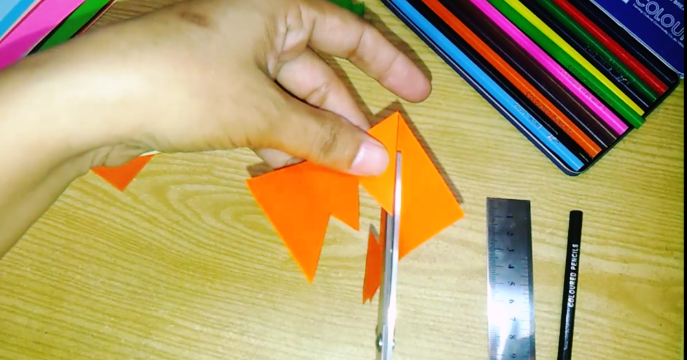 How to Create Simple Accordion Fold Origami Leaf