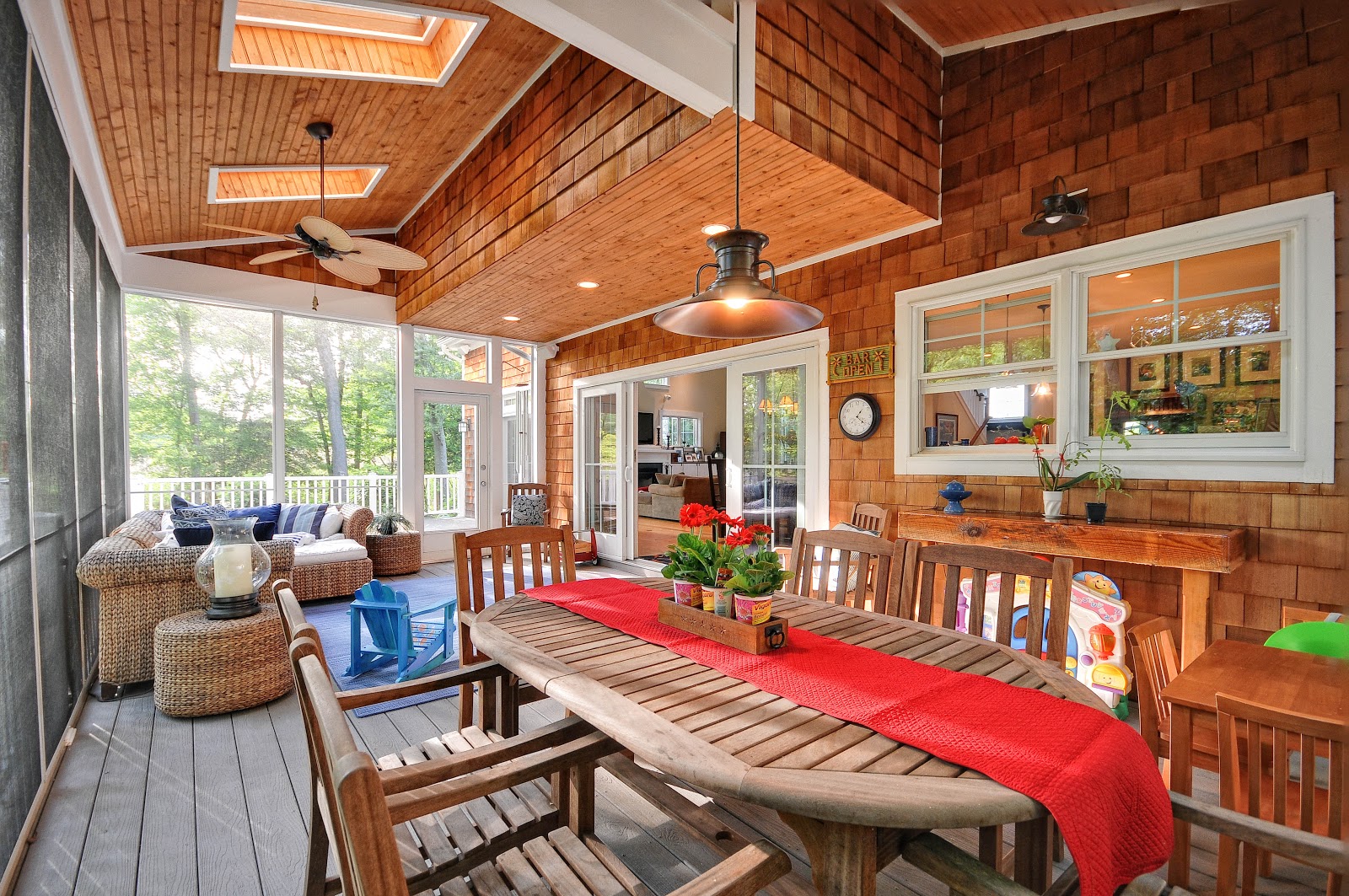 SMB Real Estate photography. . . and more: A HOUSE WITH ANGLES