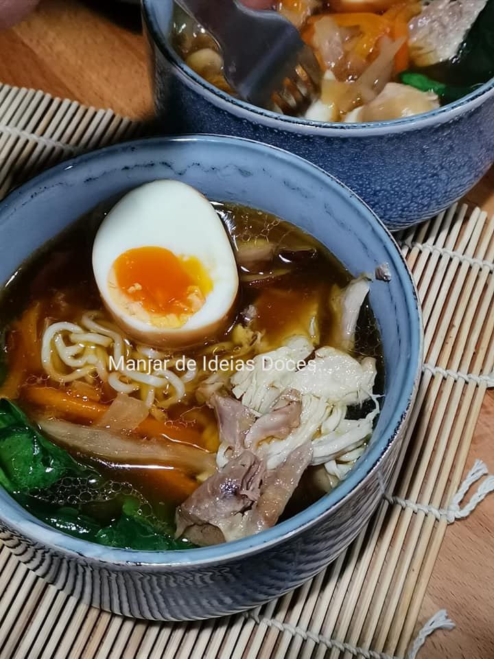 Manjar de ideias doces... e não só!: Ramen de frango com cogumelos ...