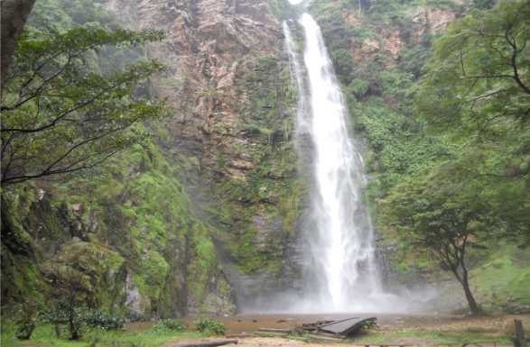 Wli Waterfall, Ghana ~ Travellocus