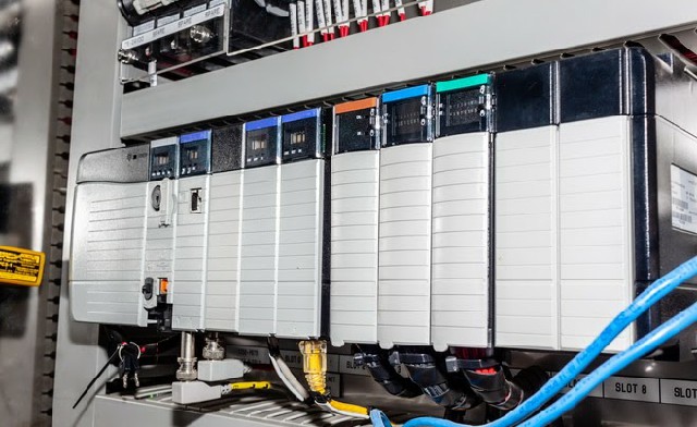Mengenal Dasar-dasar Programmable Logic Controller (PLC) - Teknisi ...