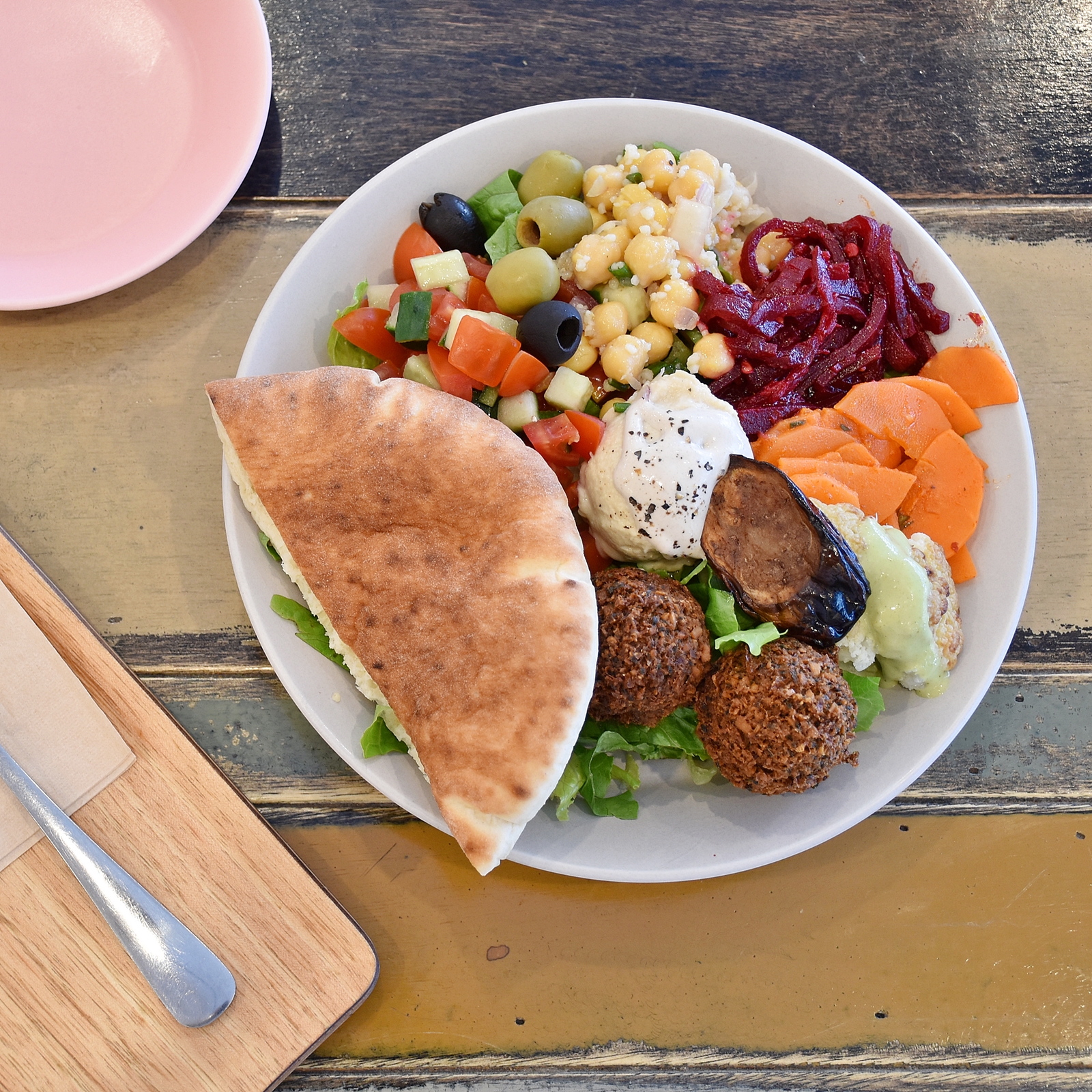 [首爾素食] Chick Peace 칙피스 (葷素餐廳)：型格地中海料理吃純素彼得包 | 《早晨DAILY》