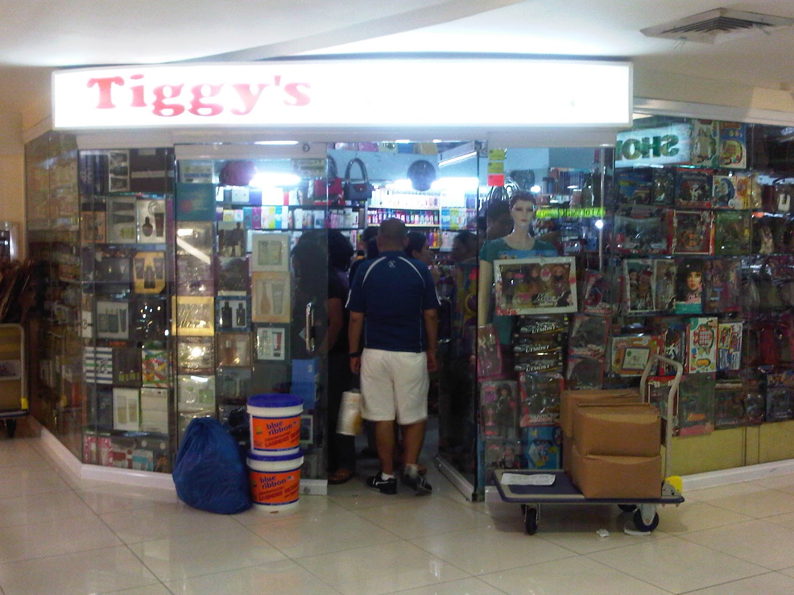 Manila Shopper: PX Stores at Cash & Carry Mall Makati