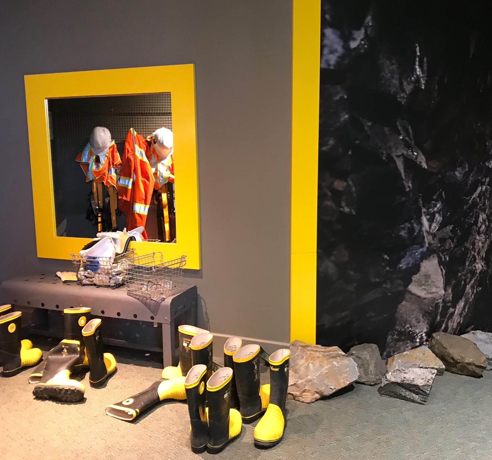 Create With Mom: Interactive Learning at Science North and Dynamic ...