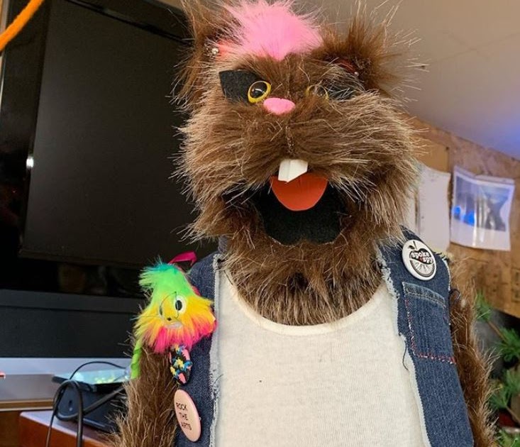 Jon's Java - The Mad Puppeteer: Nicki Beaver