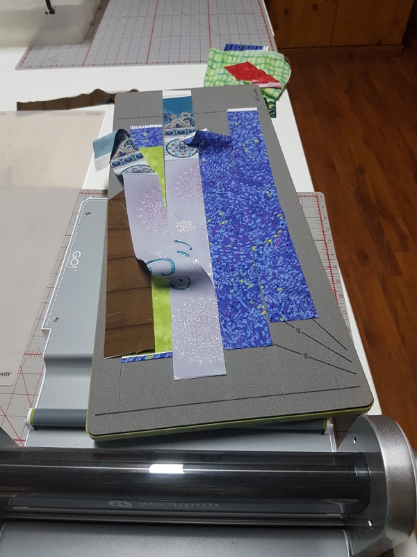 Stitchingmatters: A Handy Dandy Scrap quilt – The top