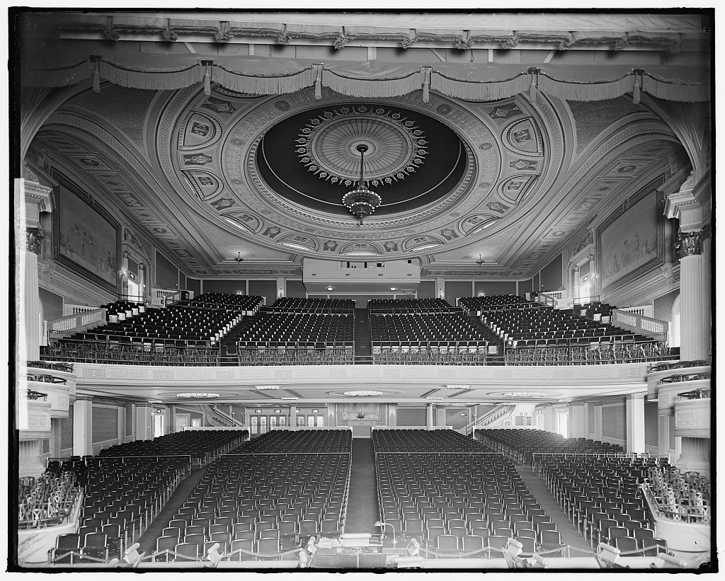 Dumb Dog Productions LLC: SOME HISTORY OF MOVIE PALACES AND THE FIRST ...