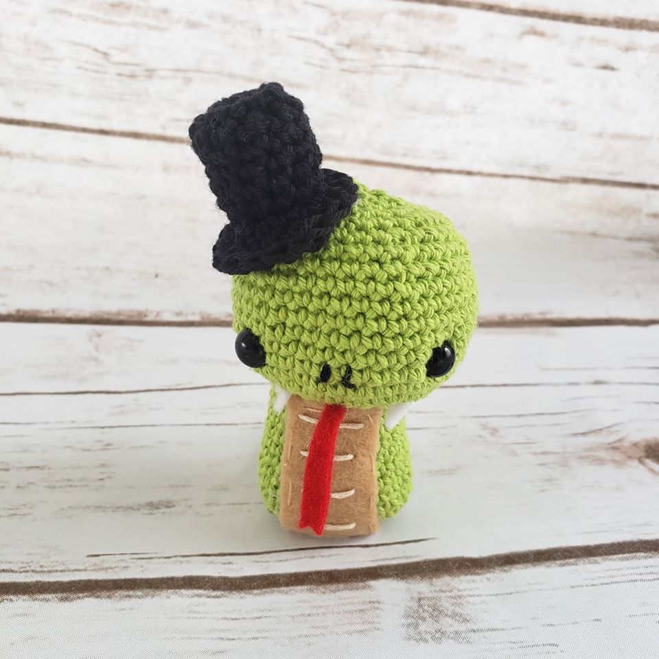 Tiny Dapper Snake | The Foxtail Lane