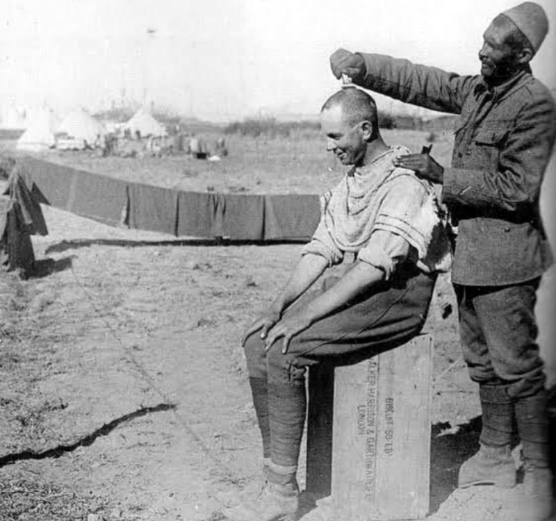 20 Vintage Photographs Capture Soldiers Getting Haircut During World ...