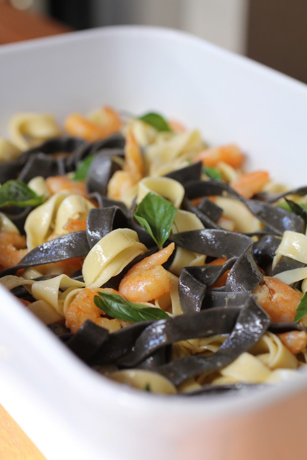 Com uma pitada de açúcar...: Tagliarini Bicolor com Camarões