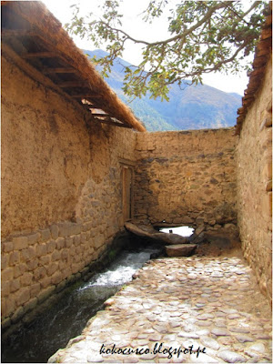 OLLANTAYTAMBO LA ULTIMA CIUDAD INCA VIVIENTE: Las kanchas Incas