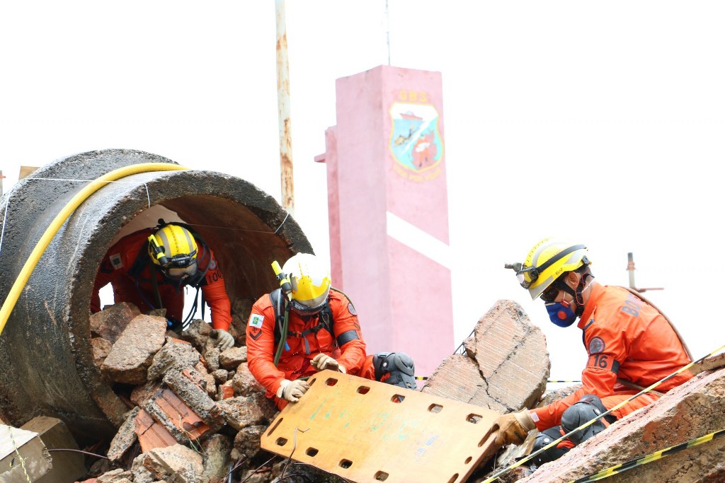 CURSO DE BUSCA E RESGATE EM ESTRUTURAS COLAPSADAS - BREC - BOMBEIROS DF