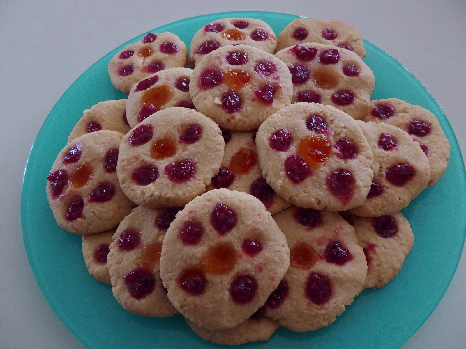 GATEAU GAGA - Love cakes: Biscuits à l'amande et à la confiture