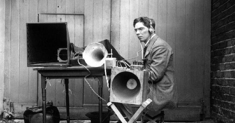 Cita con la historia y otras narraciones: El nacimiento de la Televisión