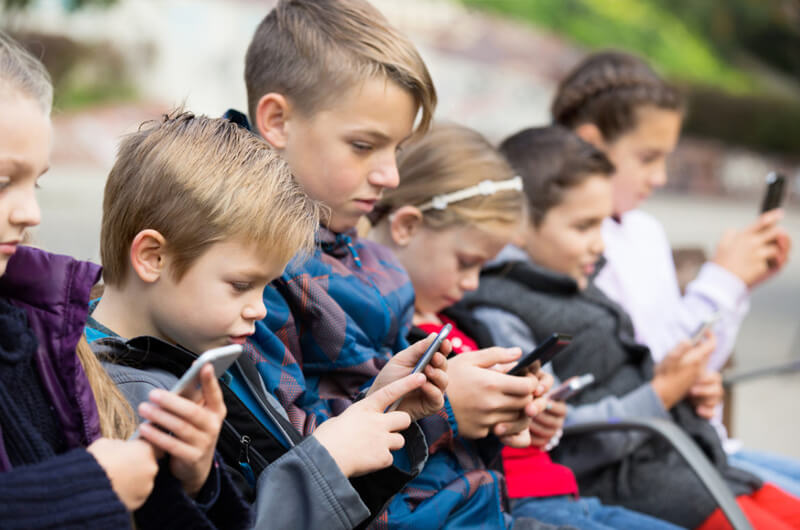 Tiap Generasi, Beda Gaya Komunikasi Sob! (Perspektif Fenomenologi ...