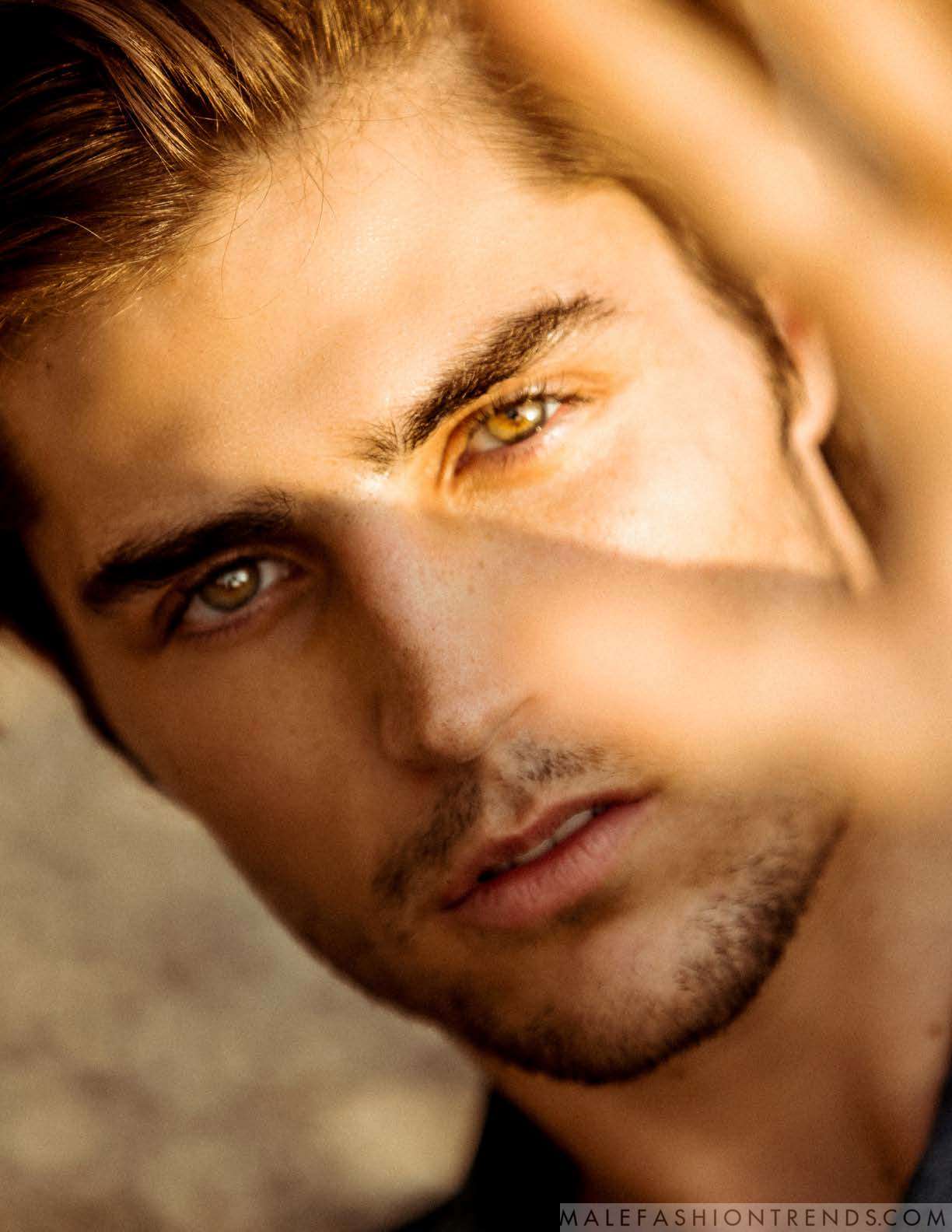 Austin Sikora para Man of Metropolis por Blake Ballard