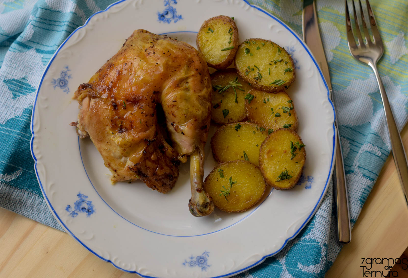 Frango do Campo com Manteiga de Alho e Ervas Aromáticas | 7gramas de ...