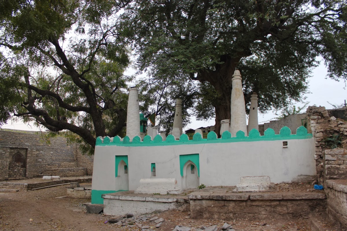 Journeys across Karnataka: Fort Malkhed ~ Manyakheta