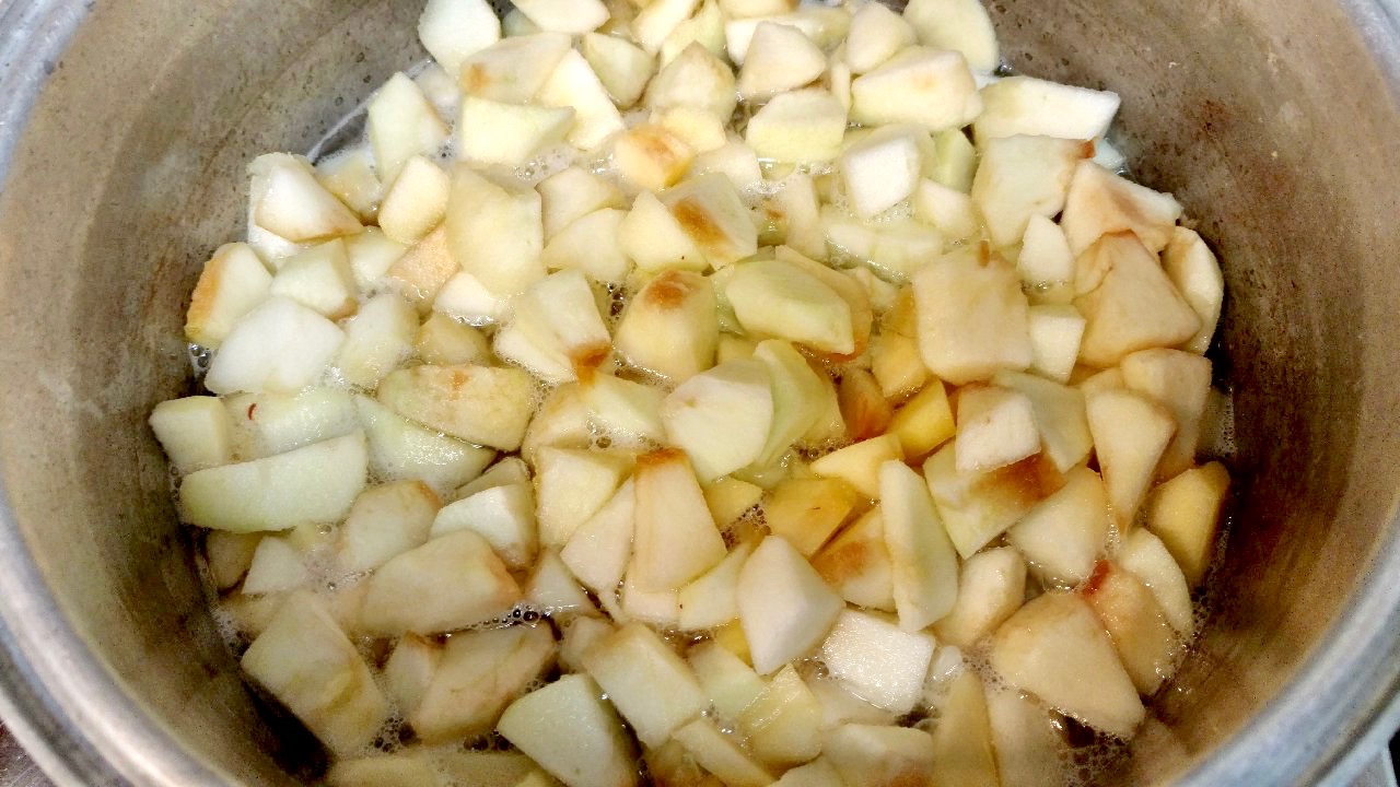 Use more than one kind of apple in this dessert