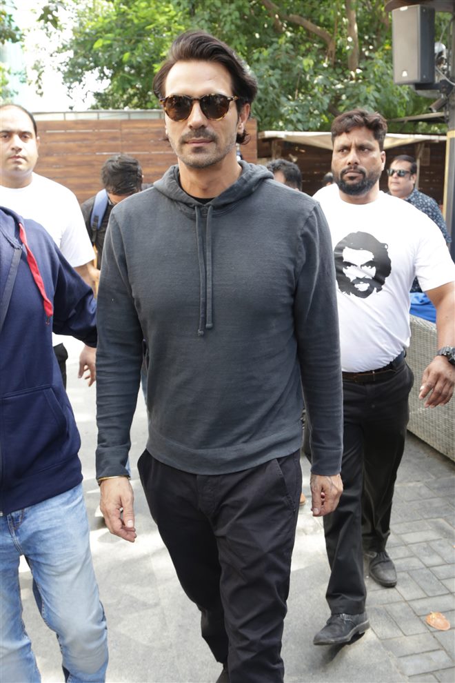 Arjun Rampal with Aishwarya Rajesh Promote Daddy In New Delhi