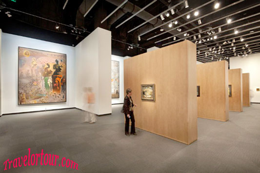 Travel And Guide: Salvador Dali museum, Europe’s Finest collection of Art