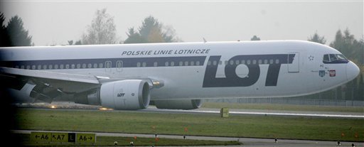 Kathryn's Report: LOT Polish Airlines Announcements. Boeing 767-300 ...