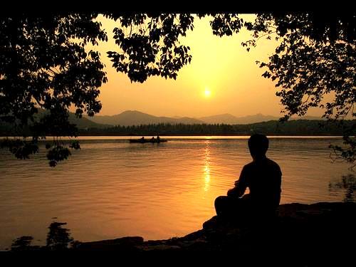 Bercinta Tapi Tidak Pernah Bertemu Dan Berbual Mesra... - Relaks Minda