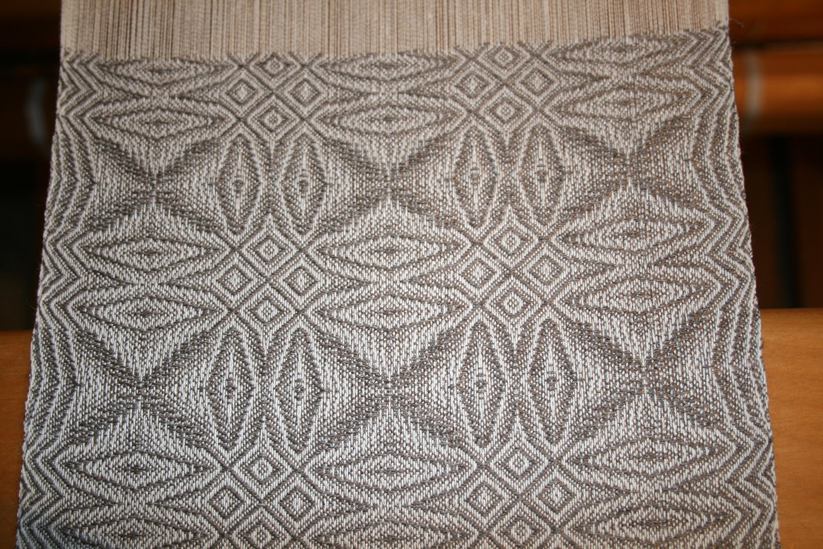 Thrums: Snowflake Twill: One Step Back and Four Steps Ahead