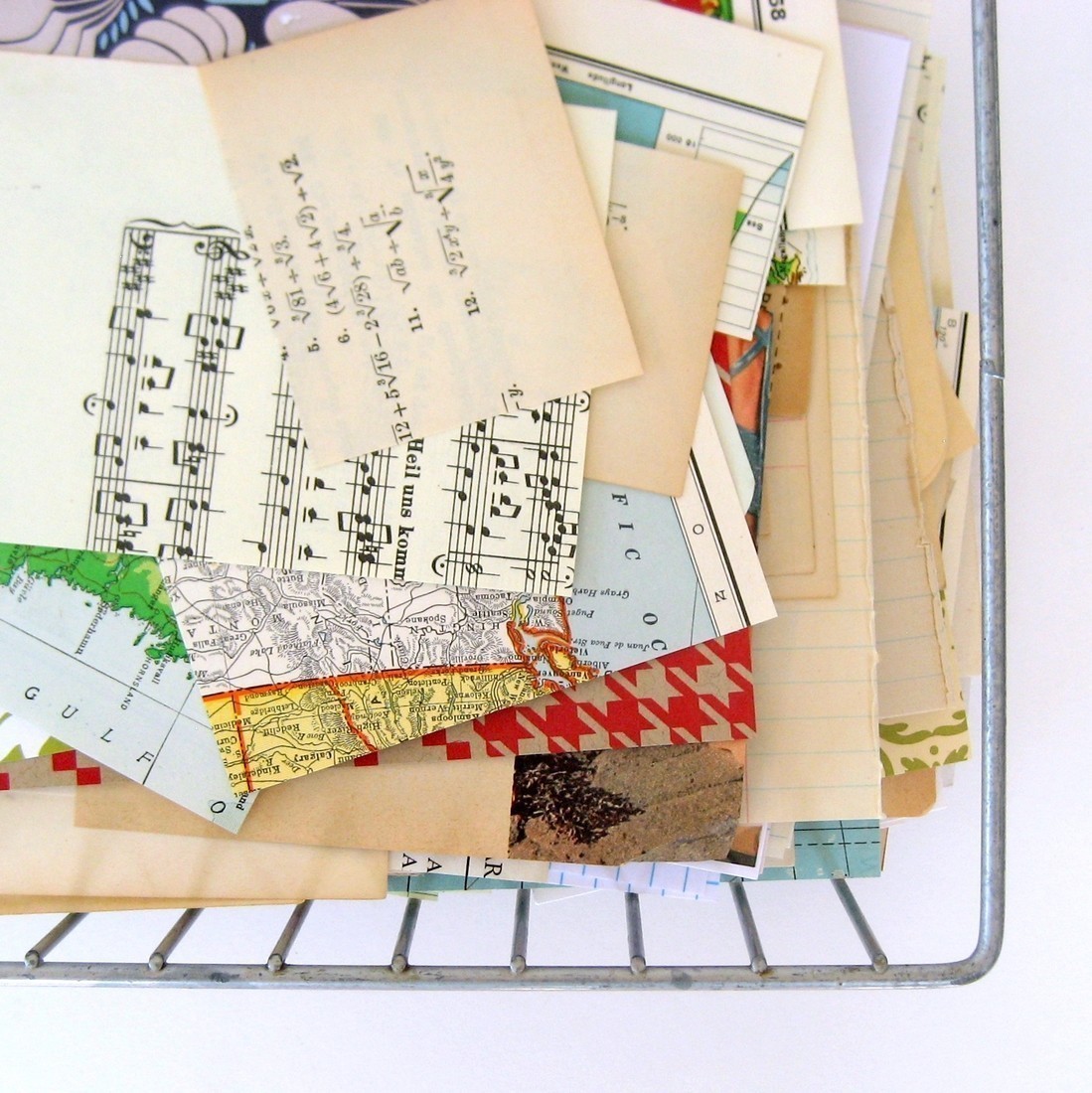 The Creative Place: Giveaway :: Scrap Paper Packs from saturdayAMvintage