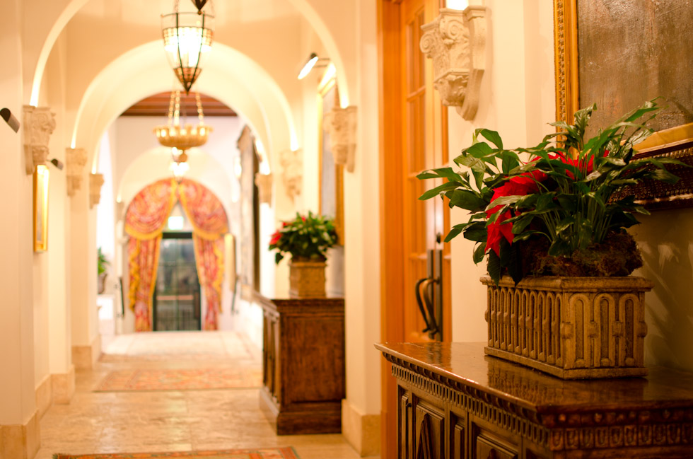 woman from ABUDHABI: (HOTELS) The Cloister at sea island - USA