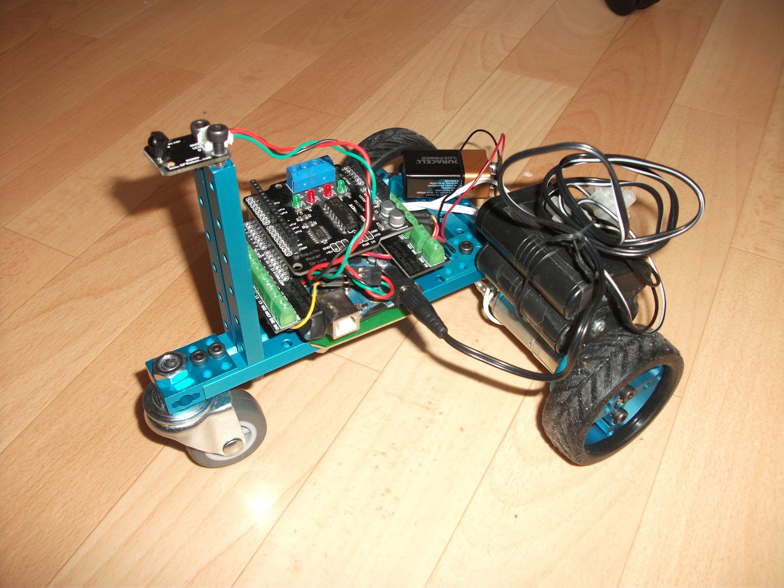 Tout_Sur_Mes_Robots: Robot 3 roues