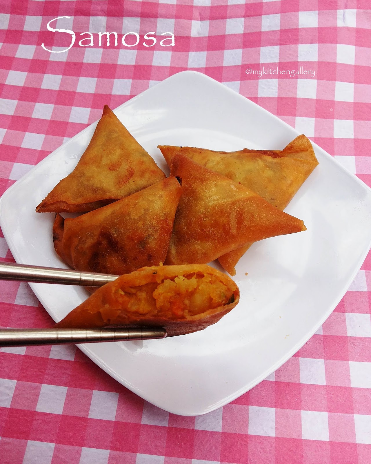 Lynn's Kitchen: Easy Samosa with instant spring roll pastry
