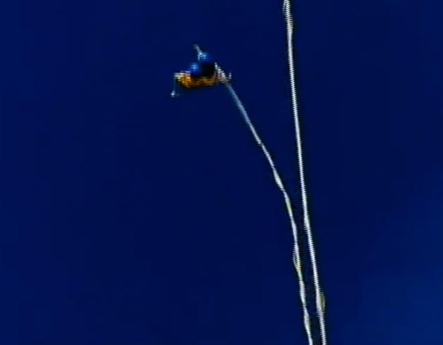 Não Questione: QUE TAL FAZER UM BUNGEE JUMPING NUM VULCÃO ATIVO?