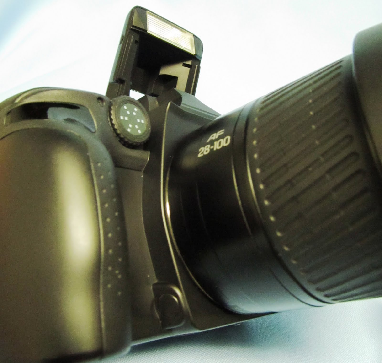 The Chens: The User’s Review: Minolta Maxxum 70 (Dynax 60) SLR Film Camera